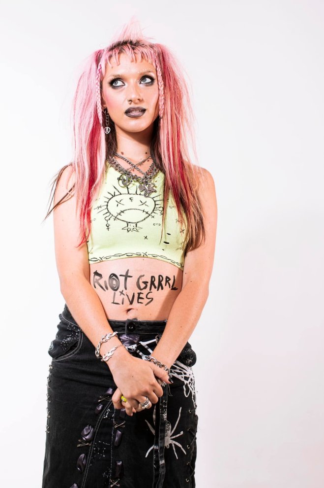 Indieterria meets Delilah Bon – Indieterria